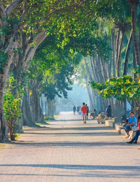 Manila Baywalk | All you need to know - 2HotTravellers Travel Blog